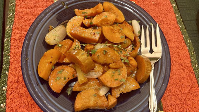 Sacramento Digs Gardening: Roasted Honey Nut squash a side dish for autumn