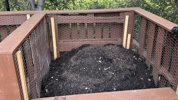 Sacramento Digs Gardening: Learn how to make compost at free workshop