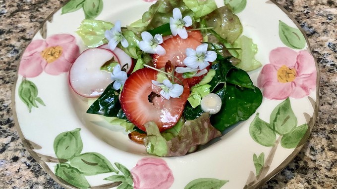 Sacramento Digs Gardening: Taste Spring!